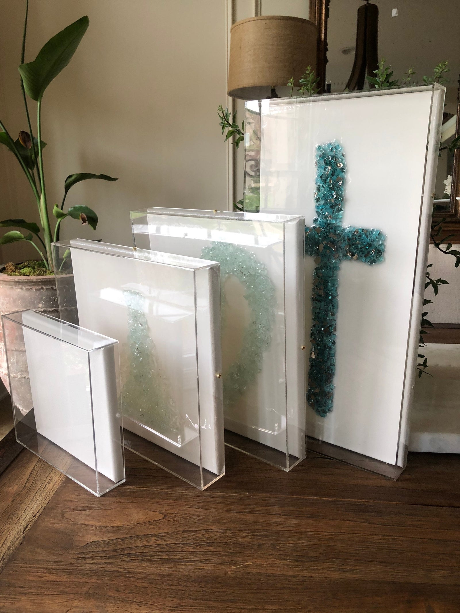 Custom Acrylic Frames by Dallysisters